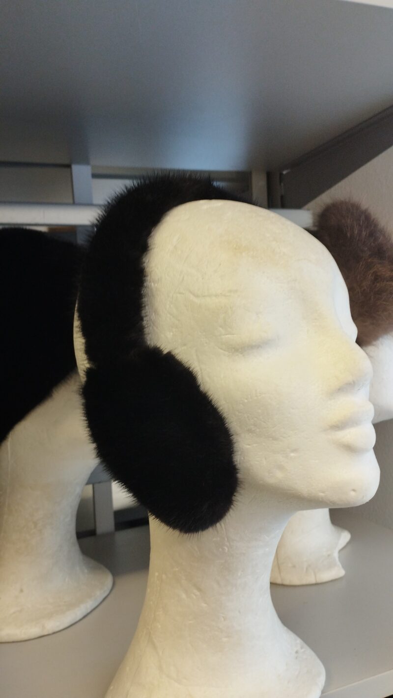 Reguleeritavad kõrvaklapid must naarits (Наушники из черной норки ...